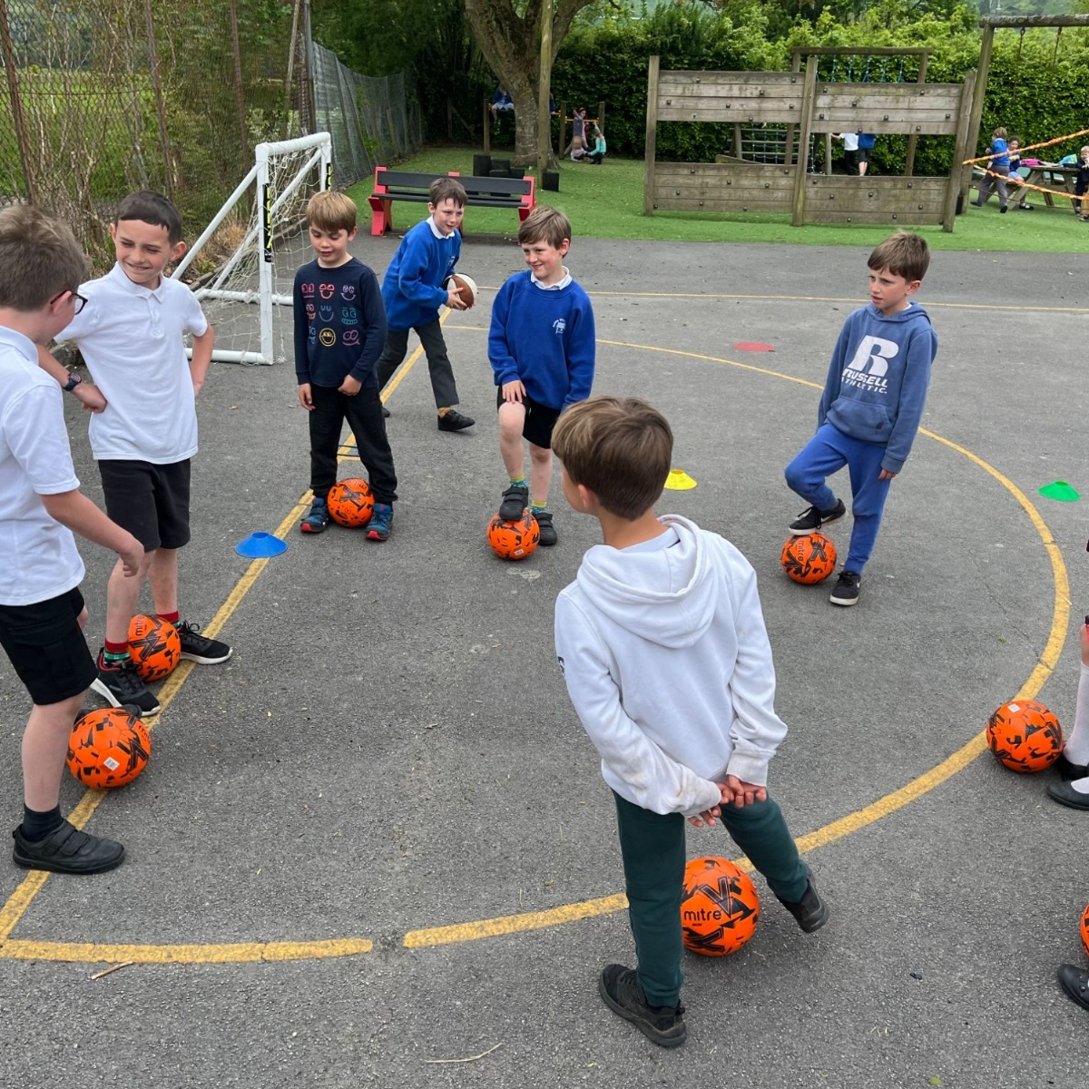 Easton Royal Academy - Football Freestyle
